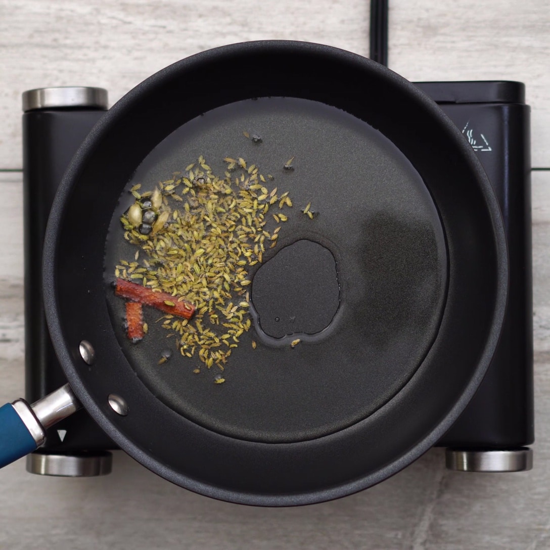 Meal Maker Curry (Soya Chunks Curry) - Yellow Chili's