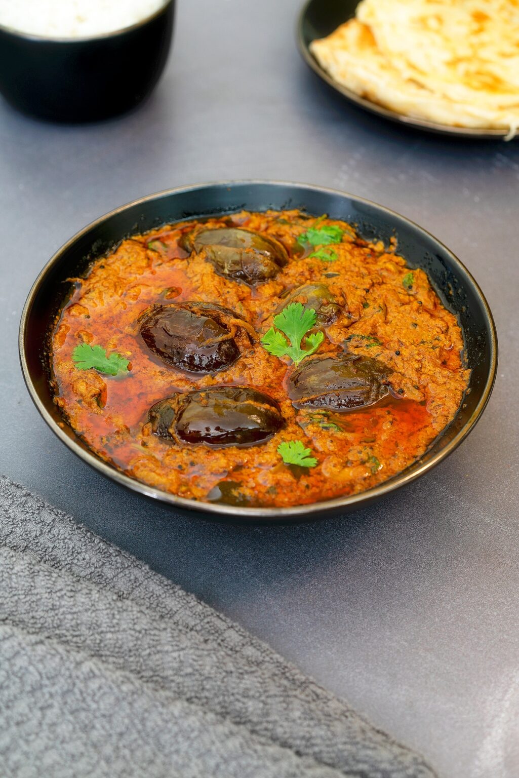 Gutti Vankaya Kura Recipe (Stuffed Brinjal Curry) - Yellow Chili's