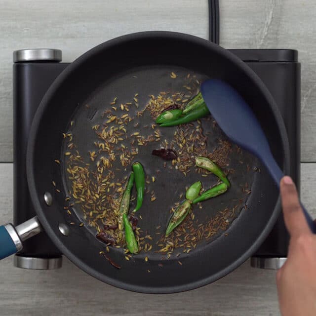 Andhra Green Chilli Chicken Recipe - Yellow Chili's