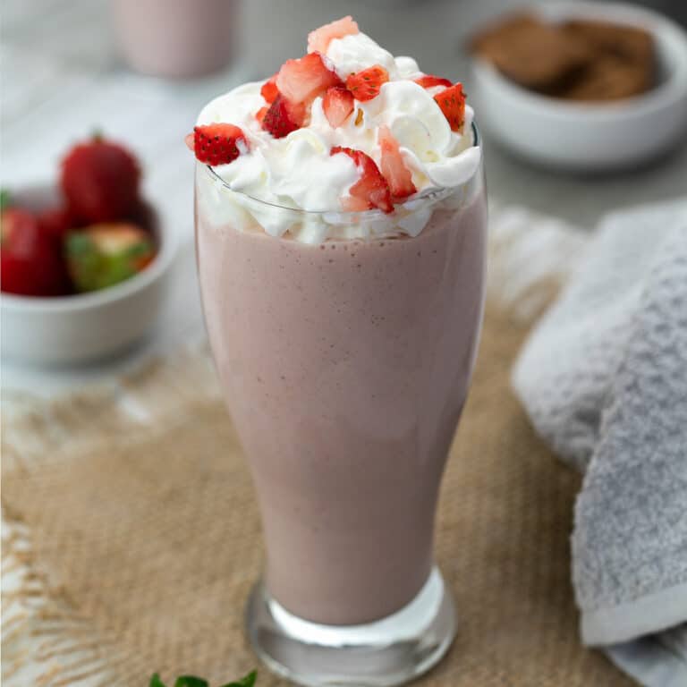 Strawberry Milkshake Recipe - Yellow Chili's