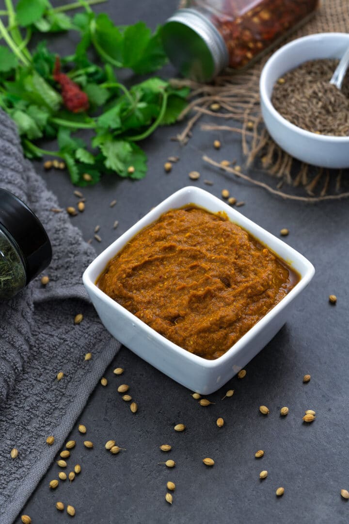 Thai Yellow Curry Paste Recipe - Yellow Chili's