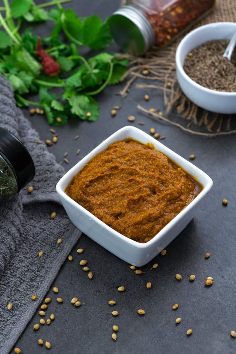 Thai Yellow Curry Paste Recipe - Yellow Chili's