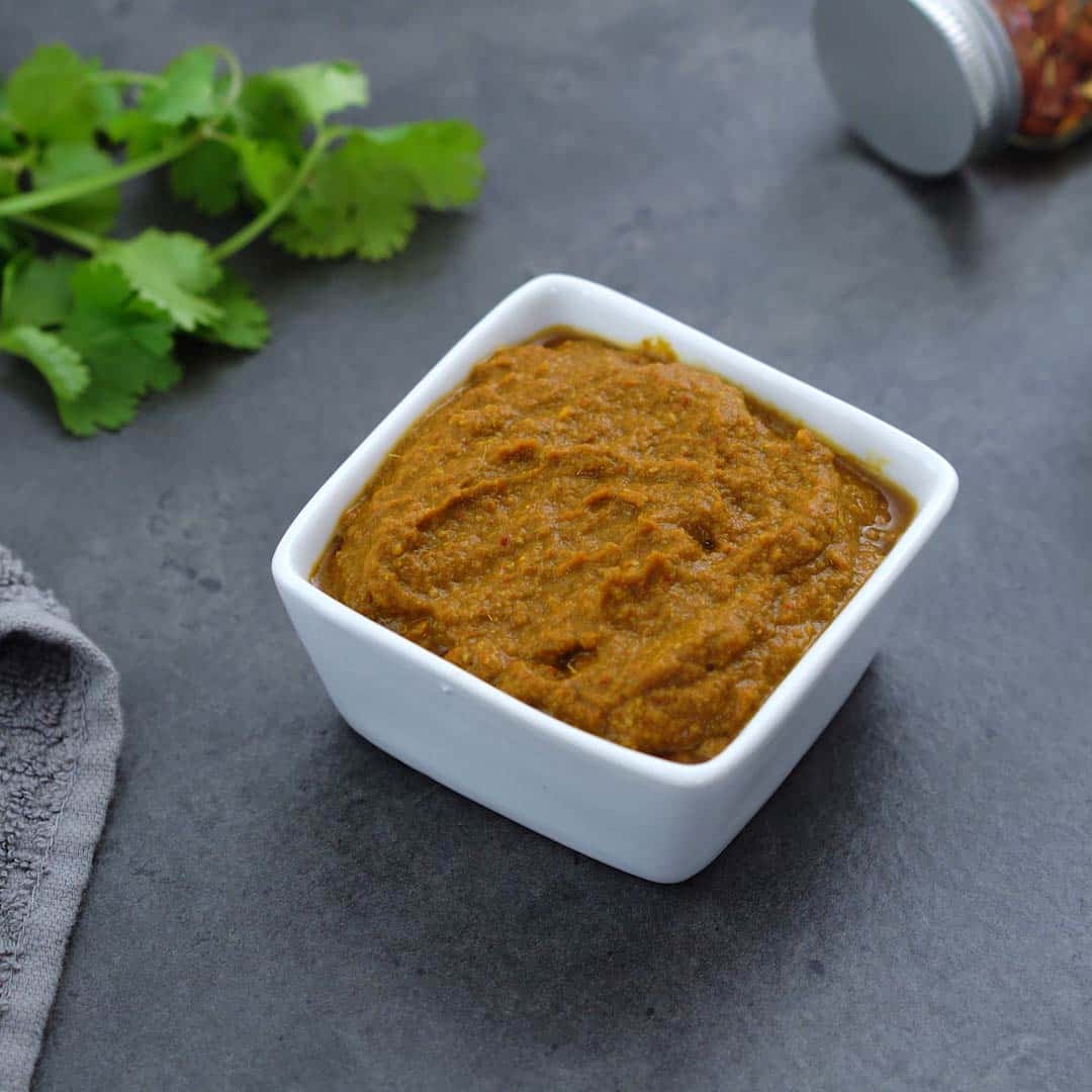 Thai Yellow Curry Paste Recipe - Yellow Chili's