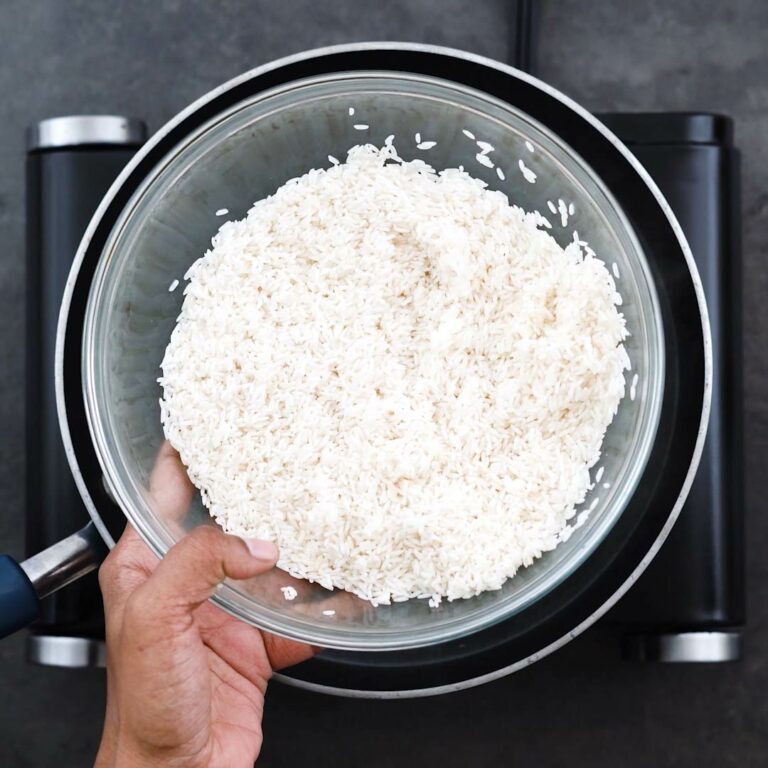 How to Cook White Rice On Stovetop - Yellow Chili's