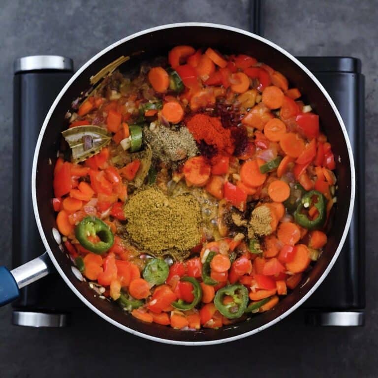 Best Homemade Vegetarian Chili Recipe - Yellow Chili's