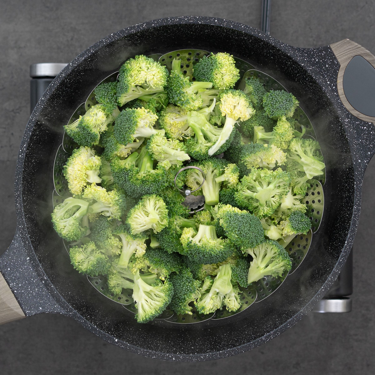 Steamed Broccoli Recipe - Yellow Chili's